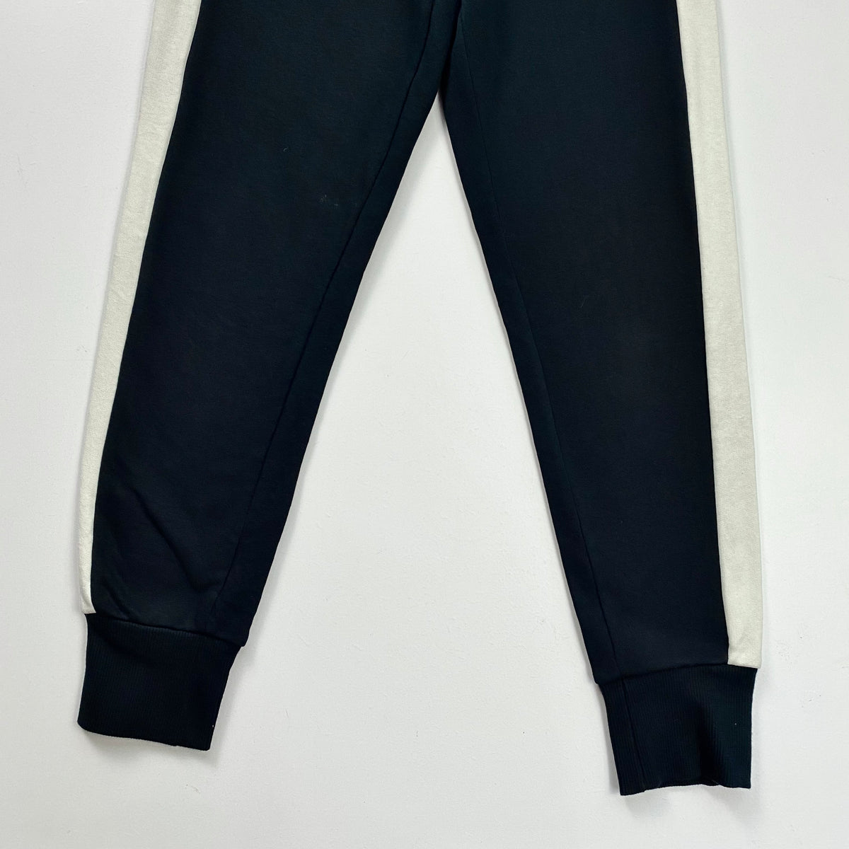Puma joggers (S) – Red Cactus Vintage